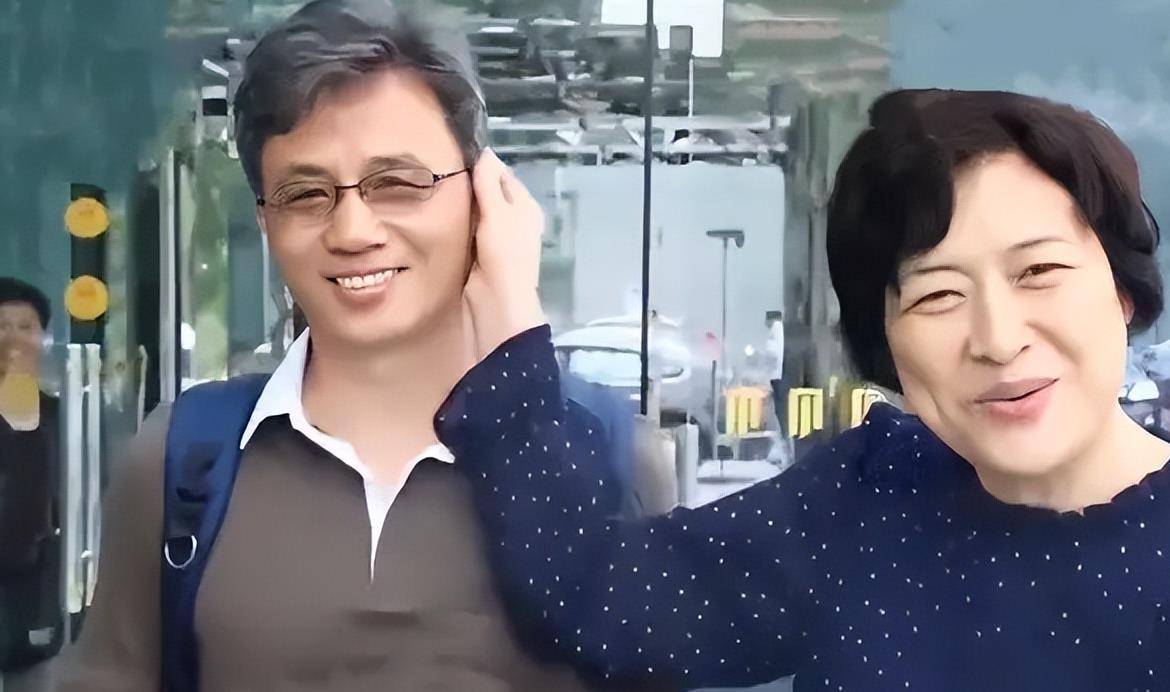 Famous actor Xu Di: married her first love husband Enai for 41 years ...