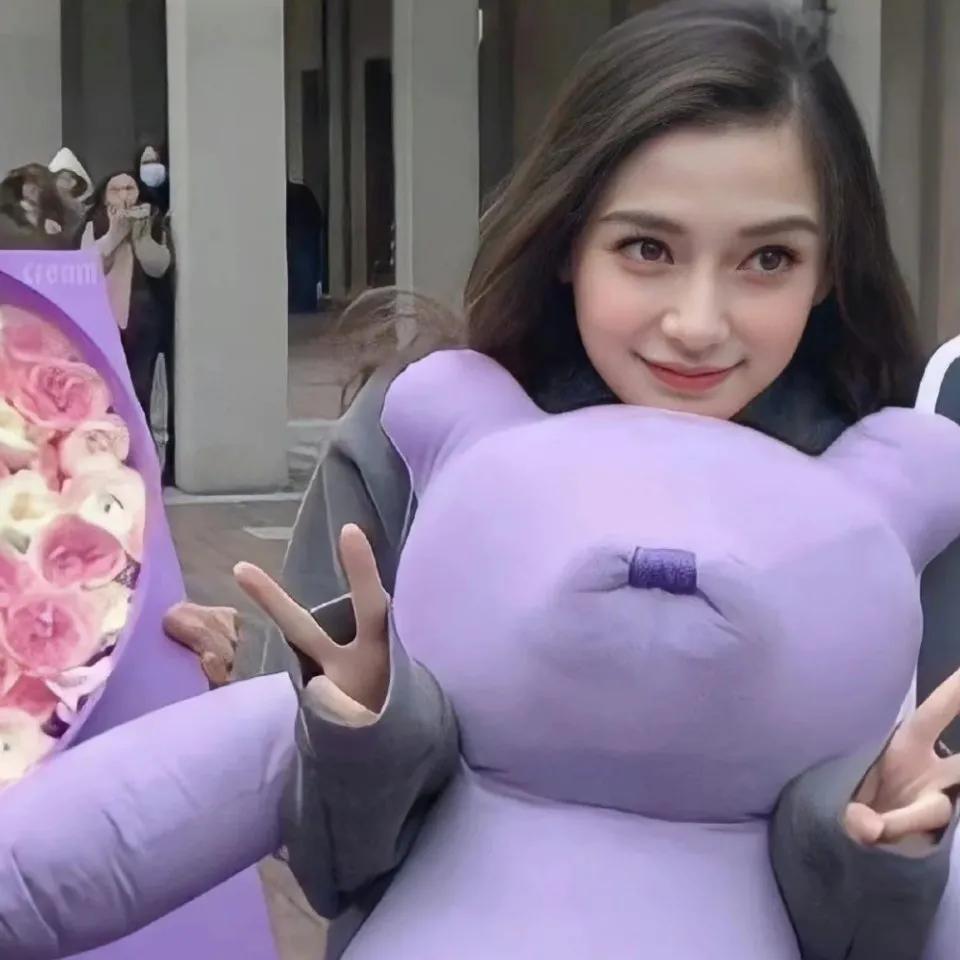 Baby Yang Ying's head portrait - iNEWS