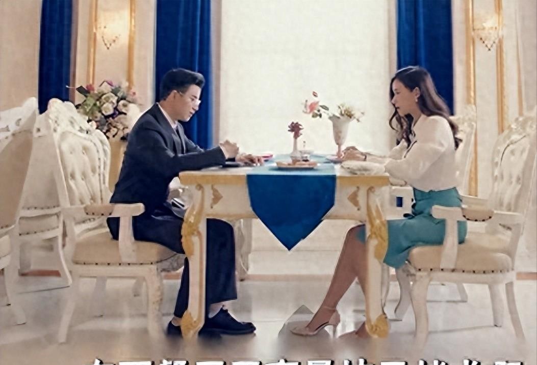 Bathing in the open air, high-cut skirts exposing thighs, these scenes ...