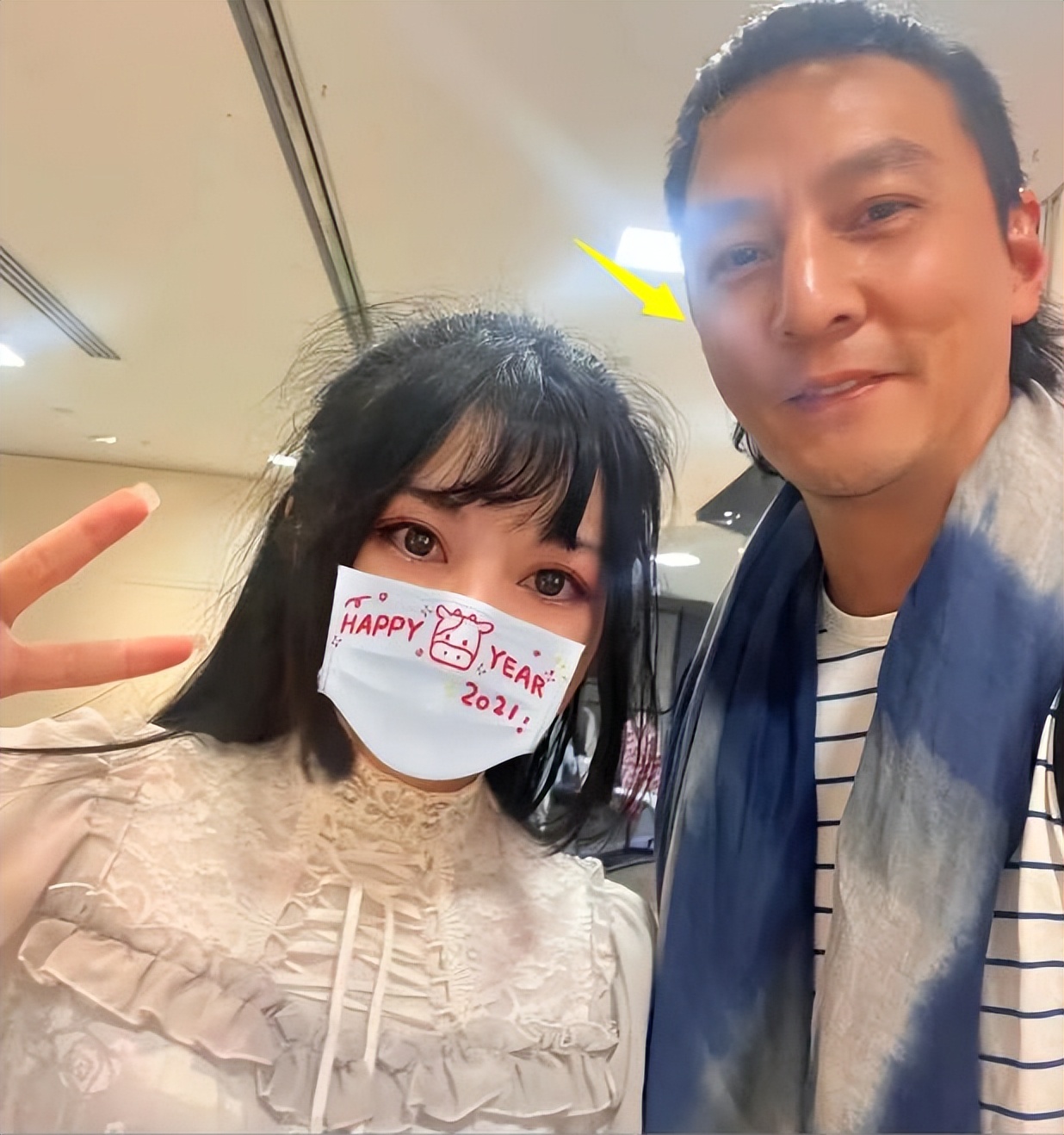 48-year-old Wu Yanzu showed up with his wife and daughter! A lot of fat ...