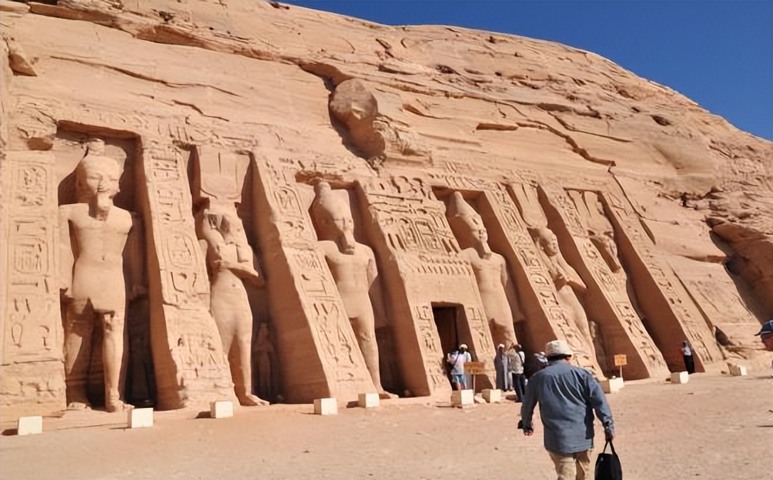 The Material Civilization Exchange between Greece and Egypt in the ...