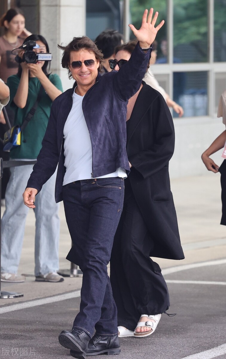 Tom Cruise is visiting Korea for the 11th time, and he is very ...