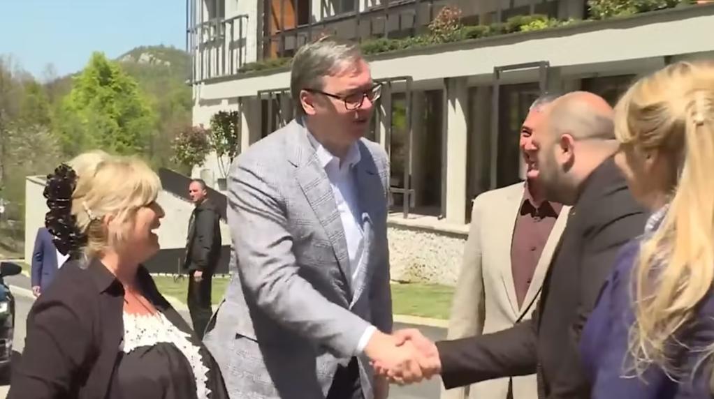 An "attack" broke out in Serbia. After Vucic was sent to the hospital ...