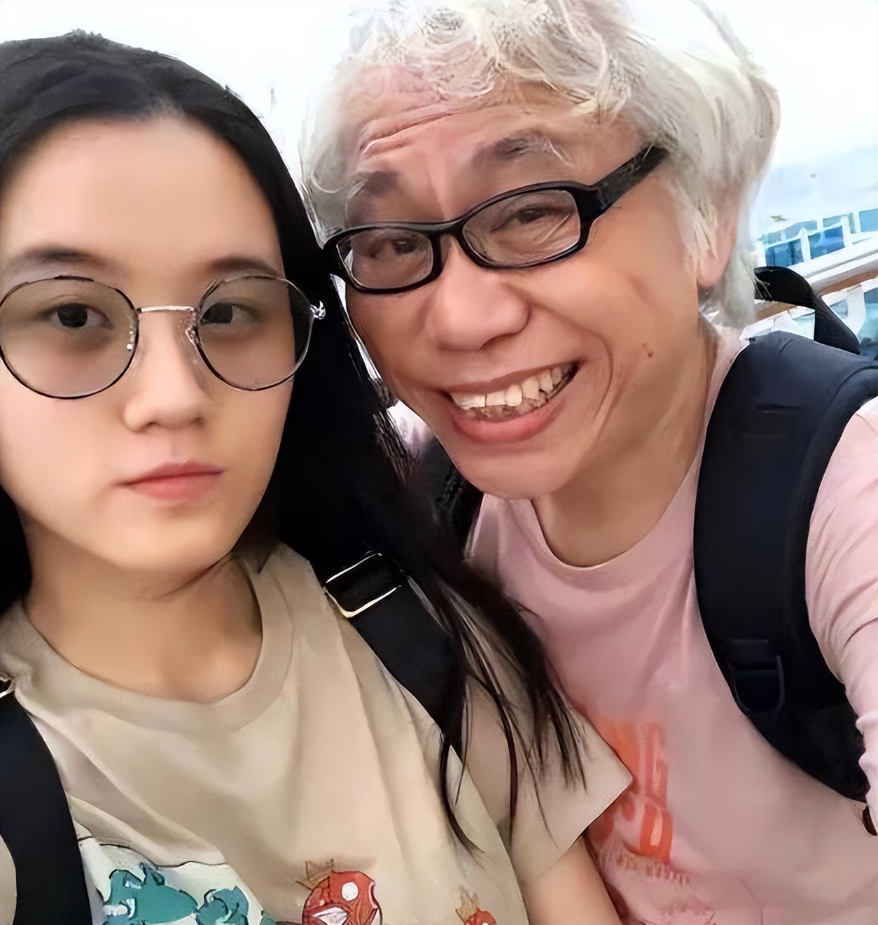 Grandpa and grandson loved Li Kuncheng's sea burial, son tearfully ...