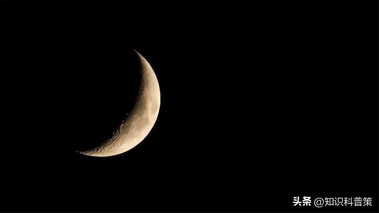 The moon disappeared from the sky in 1110, and the world fell into ...