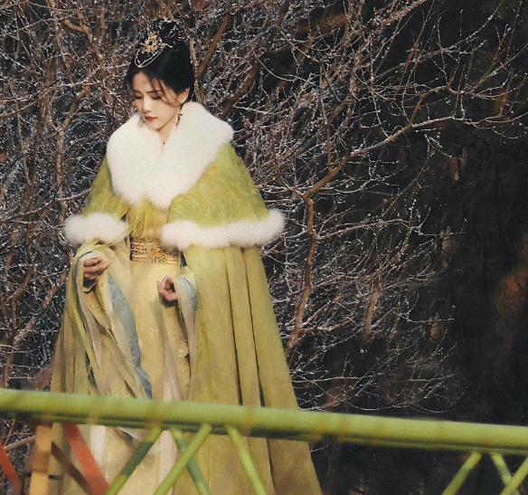 White Deer Wang Hedi cooperates with "Wrong"!Gentle reporter chasing ...