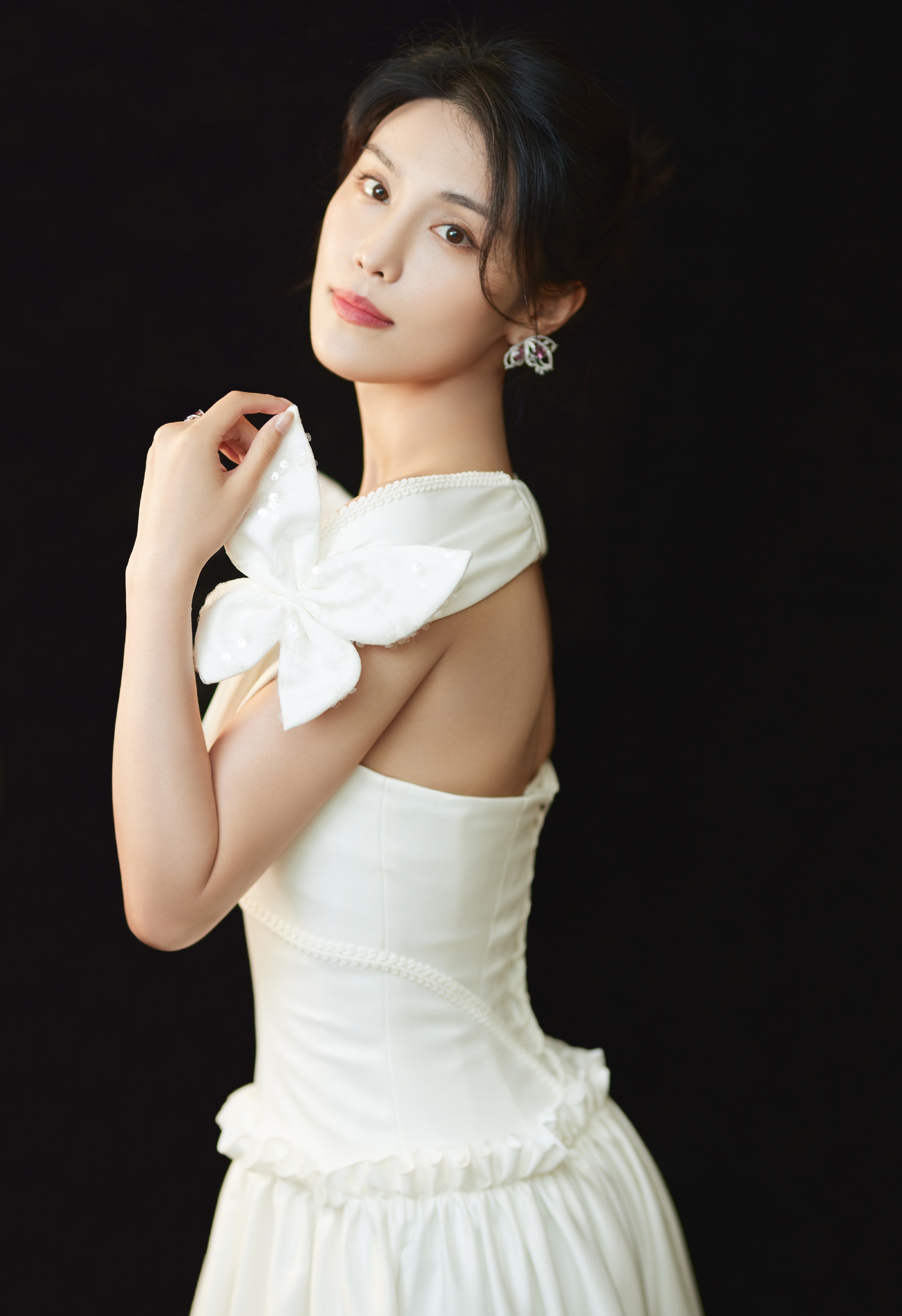 The young actress Han Dantong took photos of the costumes attending the ...