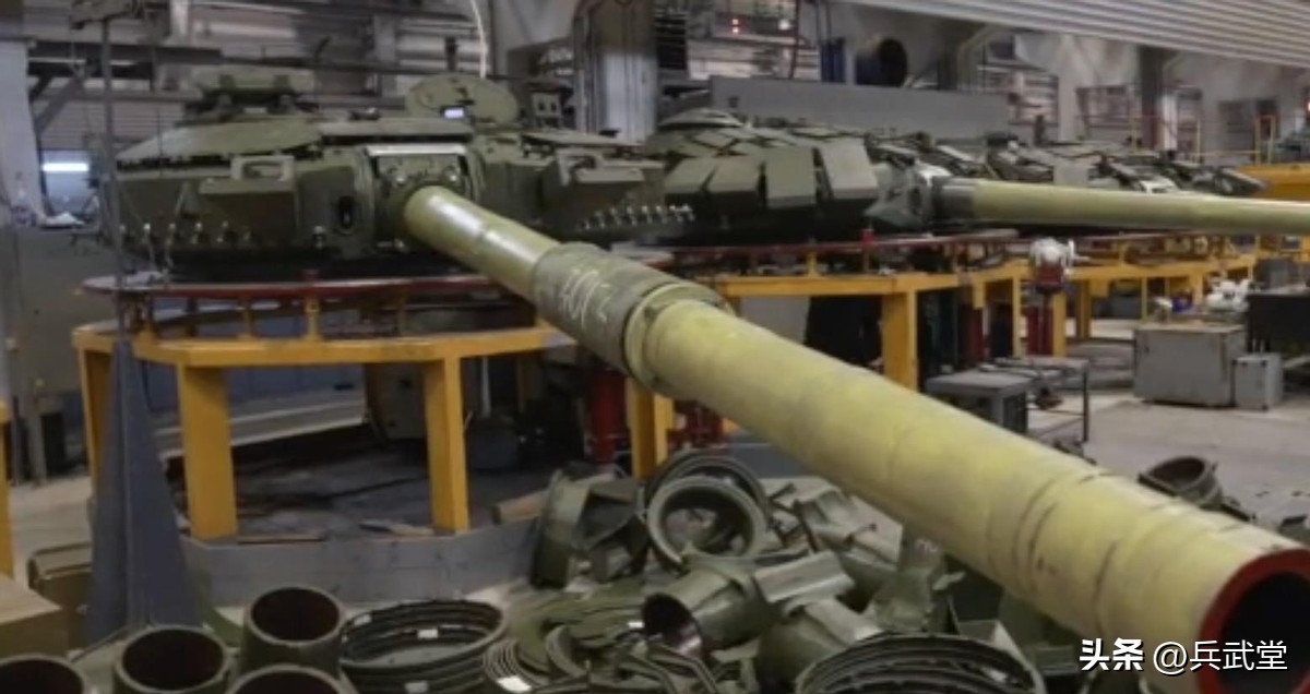 Russia began to prepare for the counterattack?The tank factory produced ...