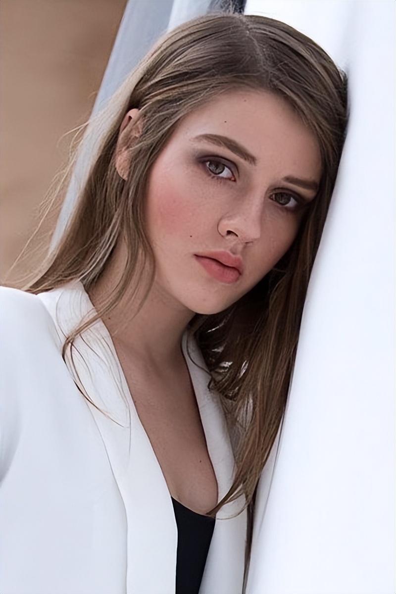 A 26-year-old Ukrainian model disappeared on the streets of Shanghai, but her social account was ...