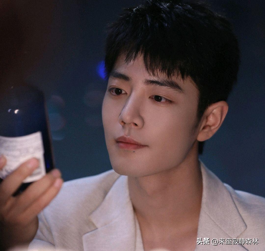 Xiao Zhan Studio released 16 pictures: the only black and white photo ...