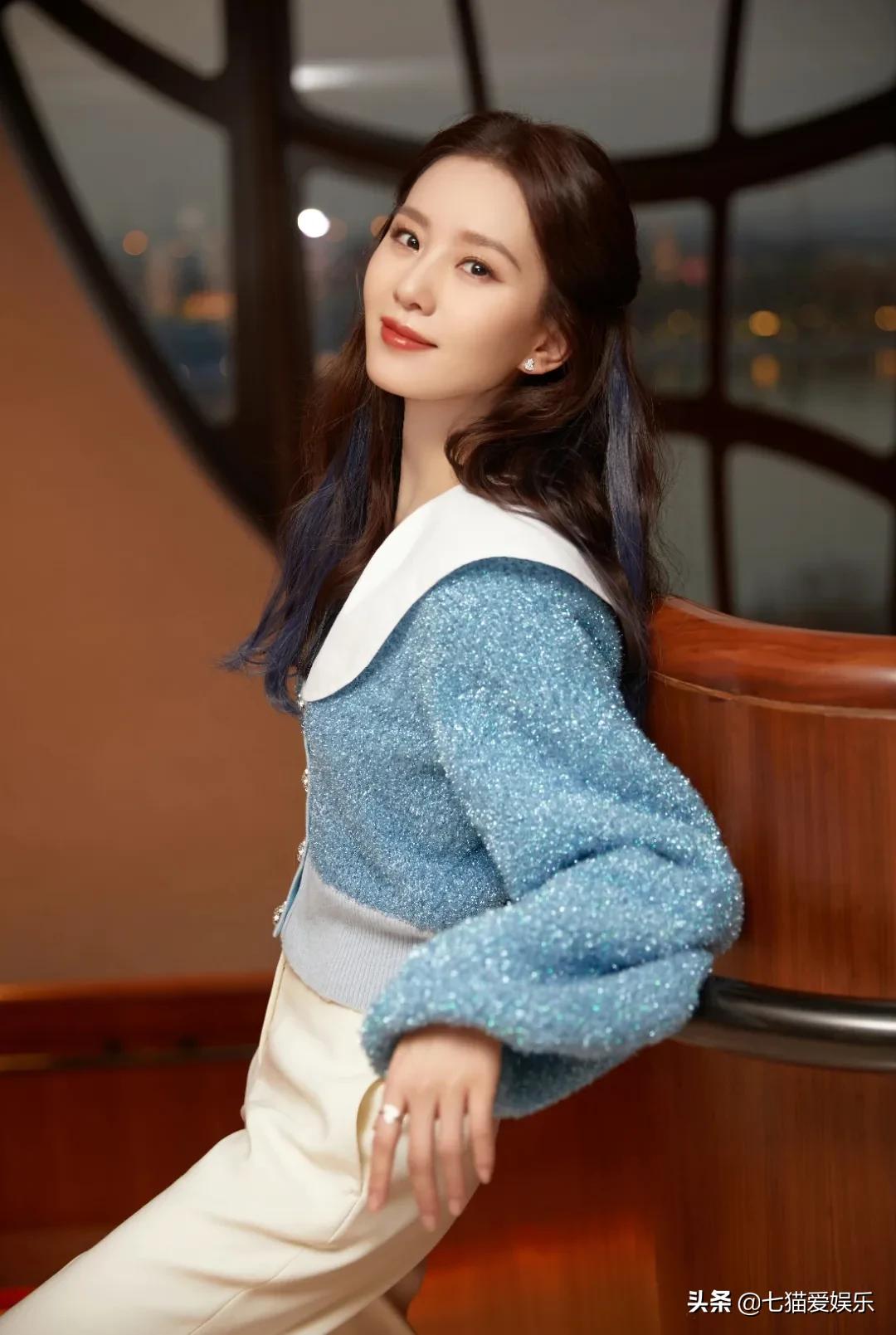 Recognizing characteristics of female stars: Zhao Liying's small feet ...
