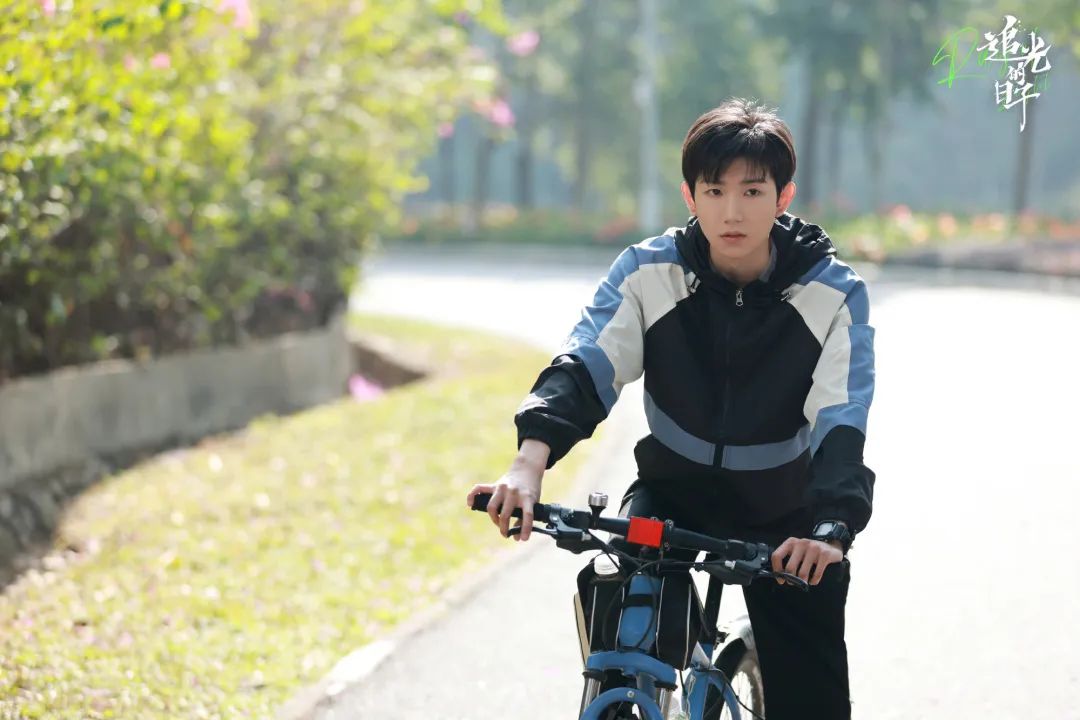 Does the sparrow know the ambition of the swan? Both Wang Yuan and Gao ...