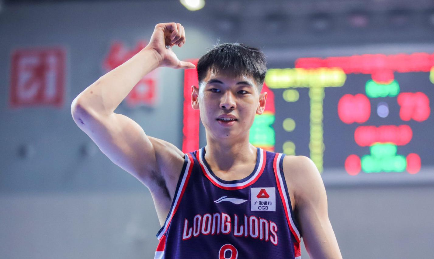 The two forwards scored 43 points and 10 rebounds together! Guo ...