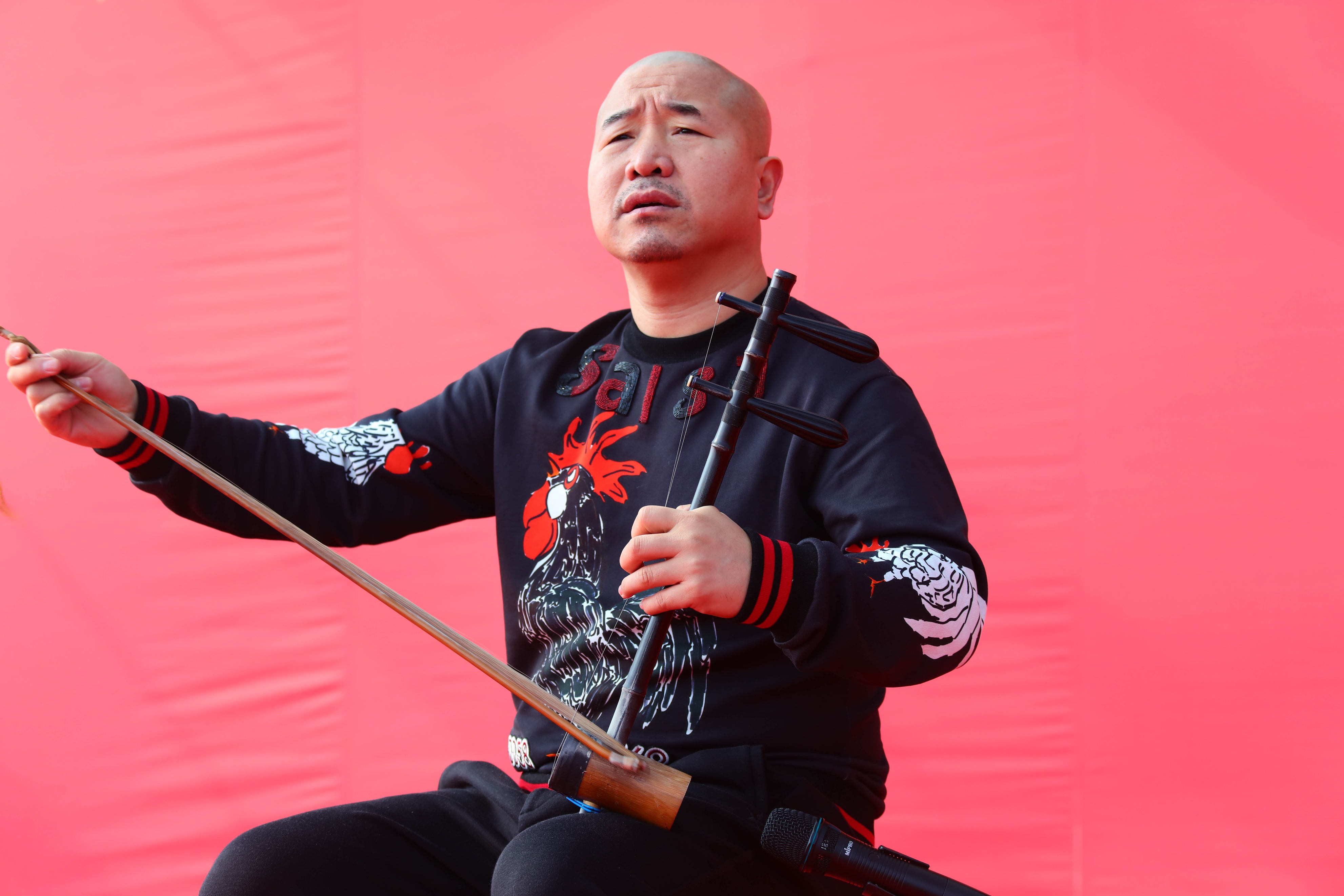 Wang Xiaoli: After divorcing his wife, he became popular, remarried and ...