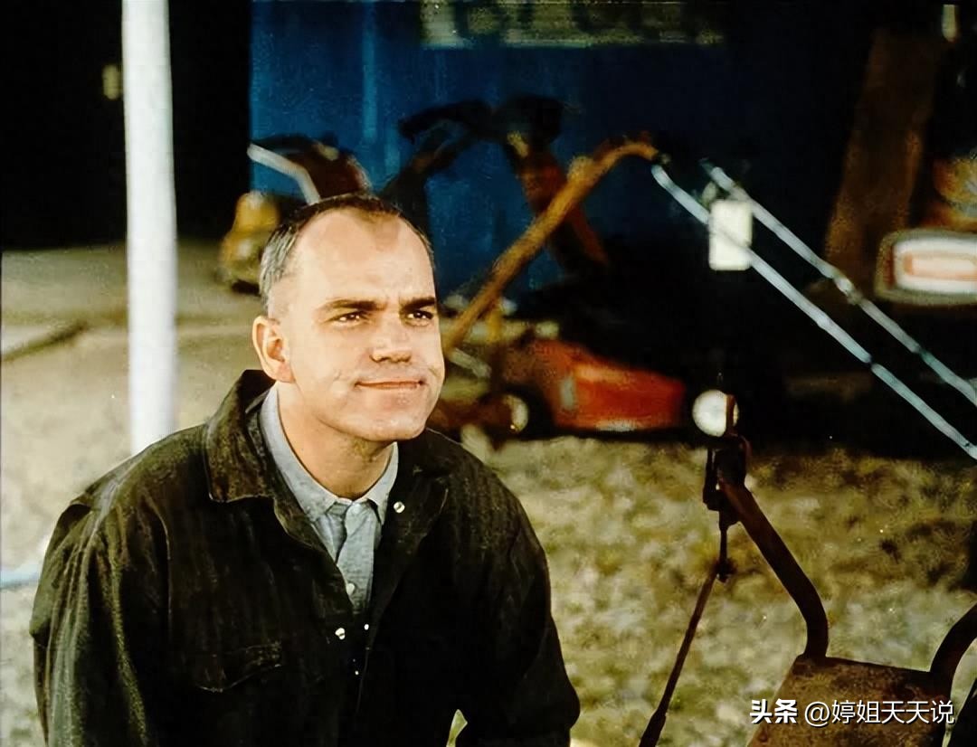 Hollywood movie, a realistic "Switchblade" can pierce the weak and ...