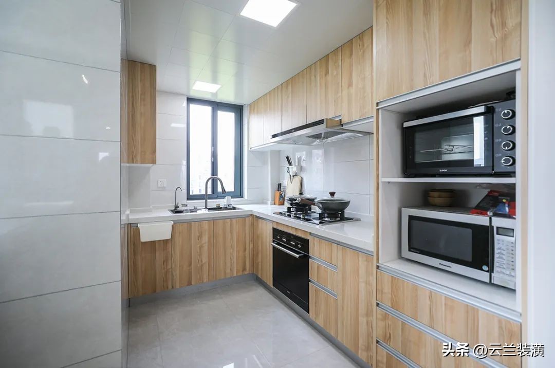 Make a high and low table in the small apartment decoration kitchen ...