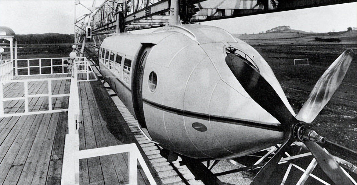 A train with a propeller? In 1931, Germany built a "high-speed rail ...
