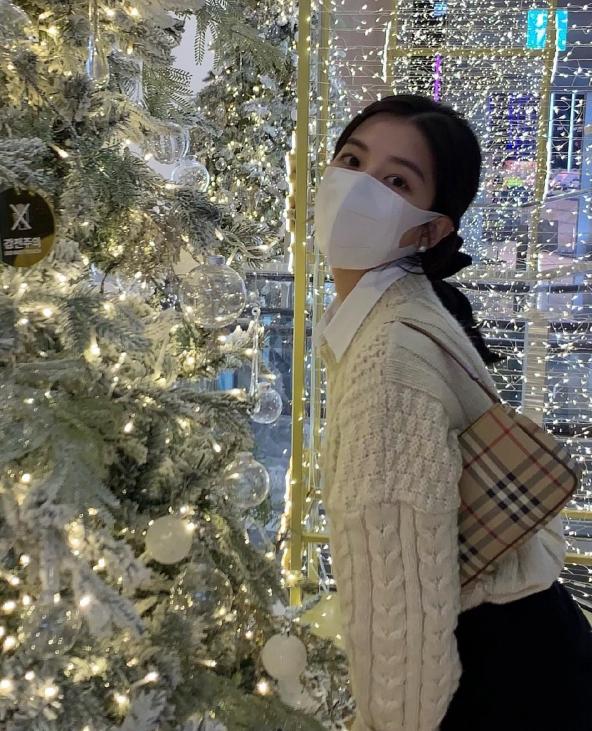 Ins fashion blogger chaemm has a sweet and feminine style, which can be ...