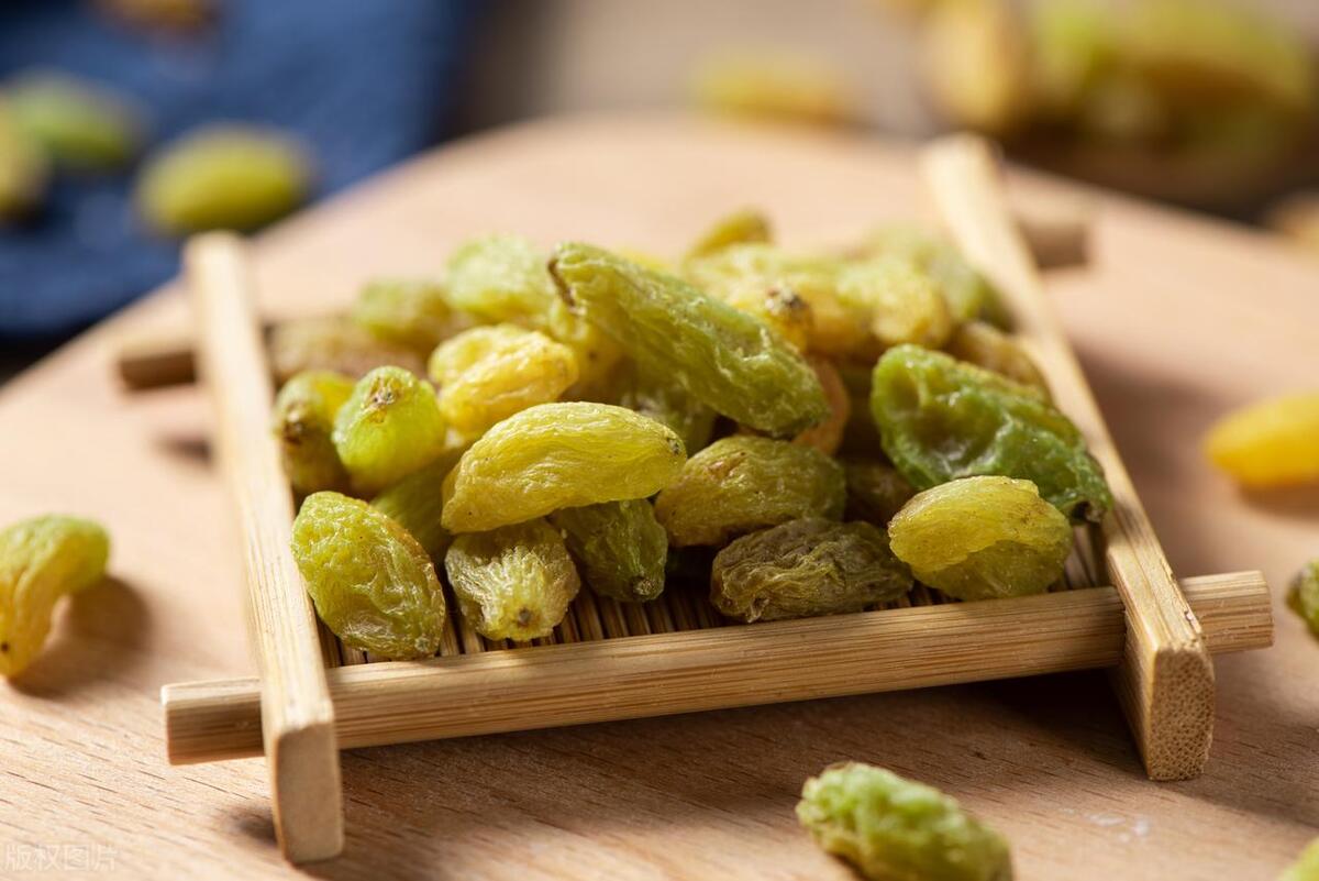 Do you need to wash the raisins? How to eat raisins to be healthier ...