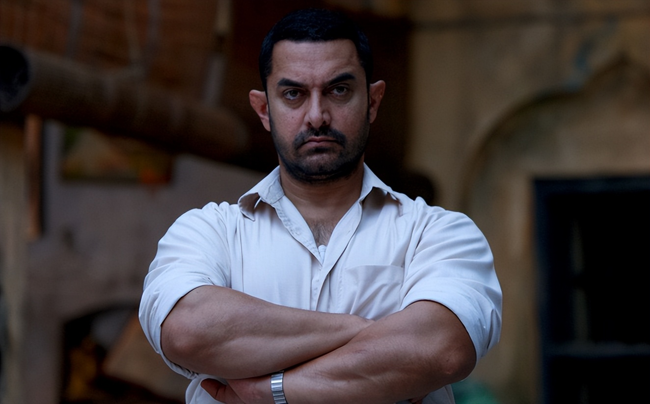 Fake hair, fake muscles, fake height, the "vanity" of these male stars ...