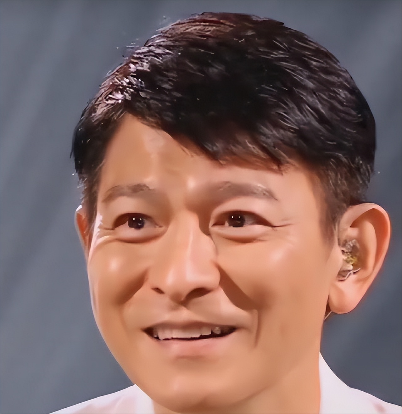 In terms of handling live broadcast rewards, the difference between 69-year-old Jackie Chan and ...