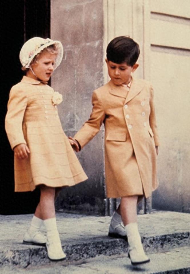 2-year-old Princess Anne stepped out of the window in shock, and her 73 ...