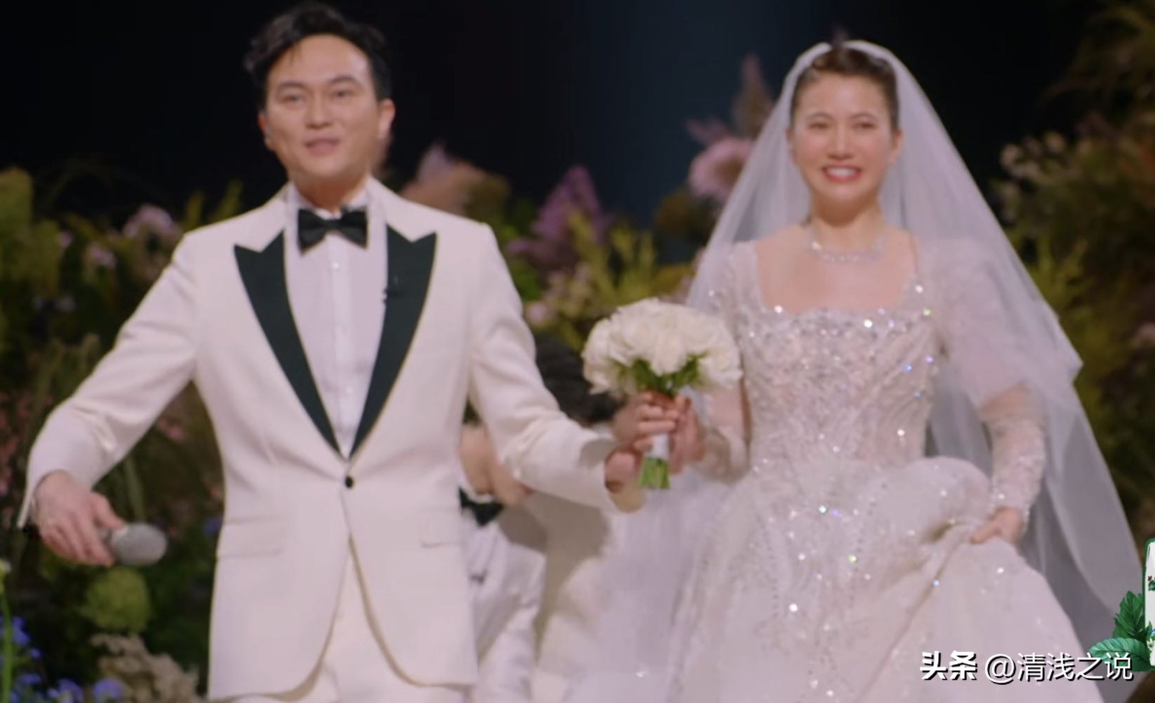 Call Me by Fire2: Linghu Chong and Yang Guo and Ren Xianqi watched Ren ...