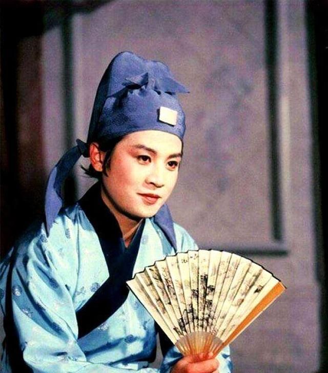 In "A Dream of Red Mansions", besides Qin Keqing and Jia Zhen having an affair, who else is ...