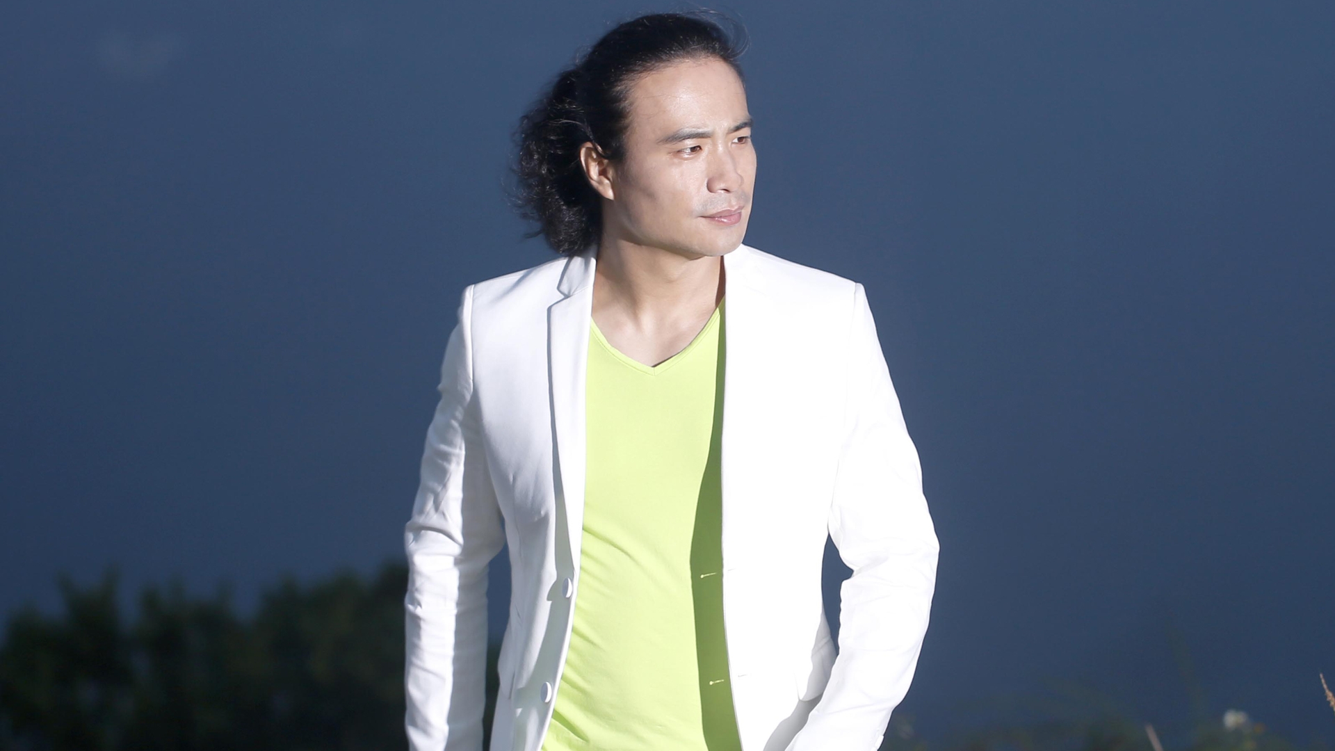 Wang Ruhua's new single "Who Is Not Difficult" is online, a masterpiece ...