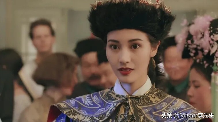 Li Jiaxin won the championship of Miss Hong Kong at the age of 18, and ...