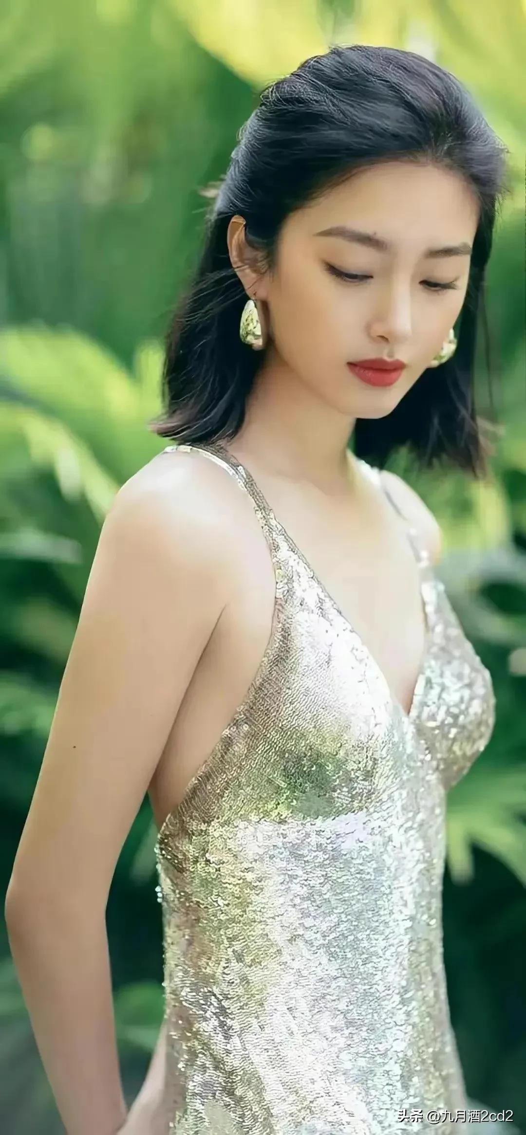 Sexy, hot, charming and colorful Yang Caiyu photo - iMedia