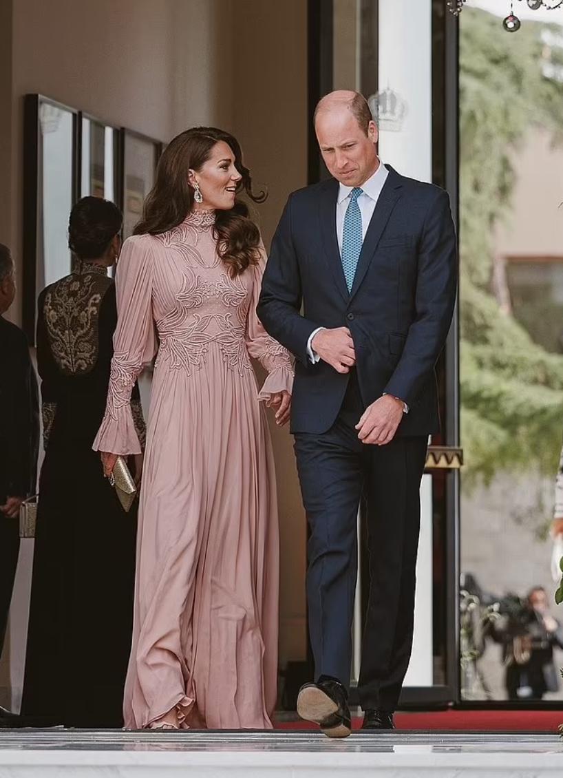 The secret of Princess Kate's dressing: turning decay into magic ...