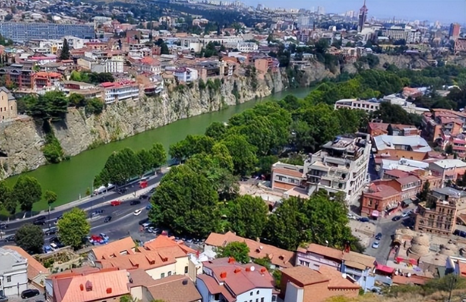 Main style features and richness of decorative elements of ancient ...