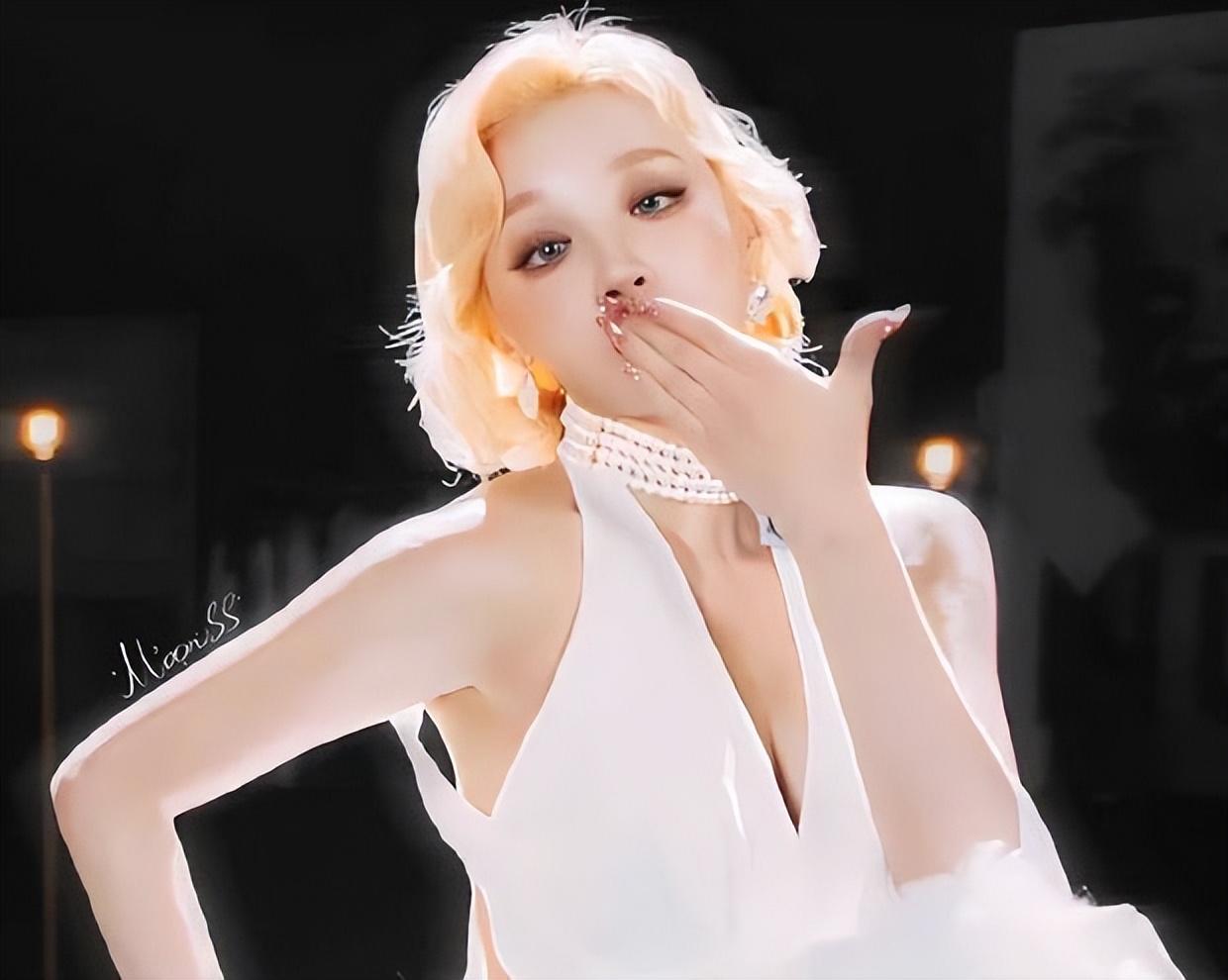 Song Yuqi cos Marilyn Monroe white dress, blonde and charming - iNEWS