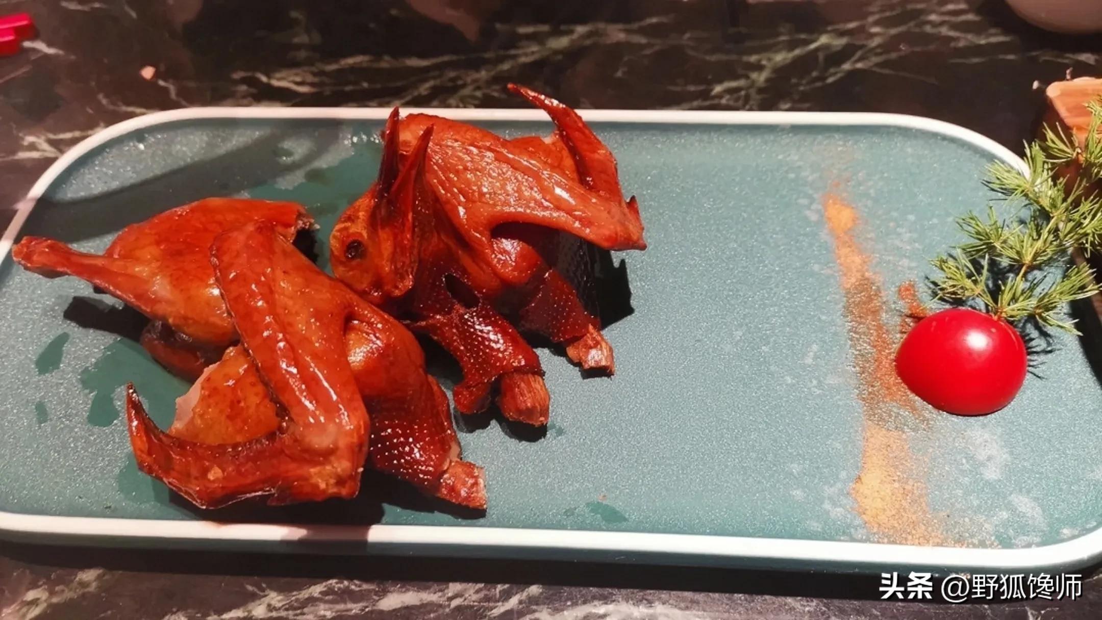 Guangzhou gourmet landmark, characteristic Lingnan cuisine, pigeon rice ...