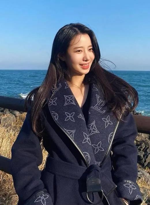 Member of the girl group BerryGood - Zhao Xian - iNEWS