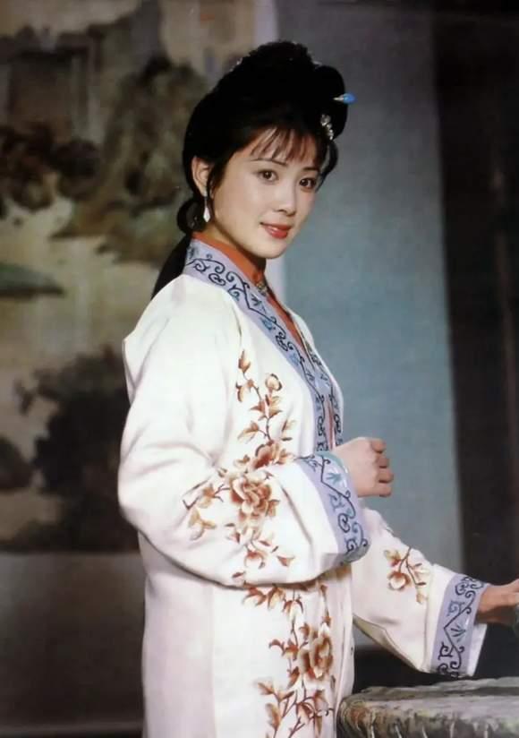 Dance legend Yang Liping returned to her alma mater to share her ...