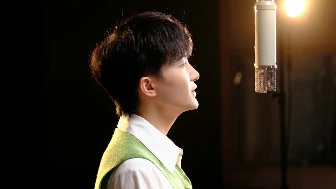 Zhou Shen Peking University sang the Chinese theme song of Lingya ...