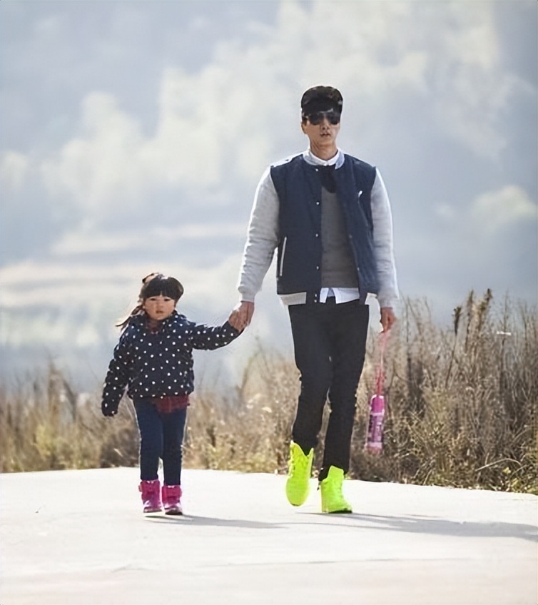 "Brother to make money" Alalei: The father and daughter CP of Dong Li's ...