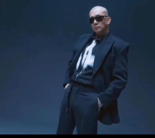 Gu Junye is not easy! Doubling the workload, shooting commercials and ...