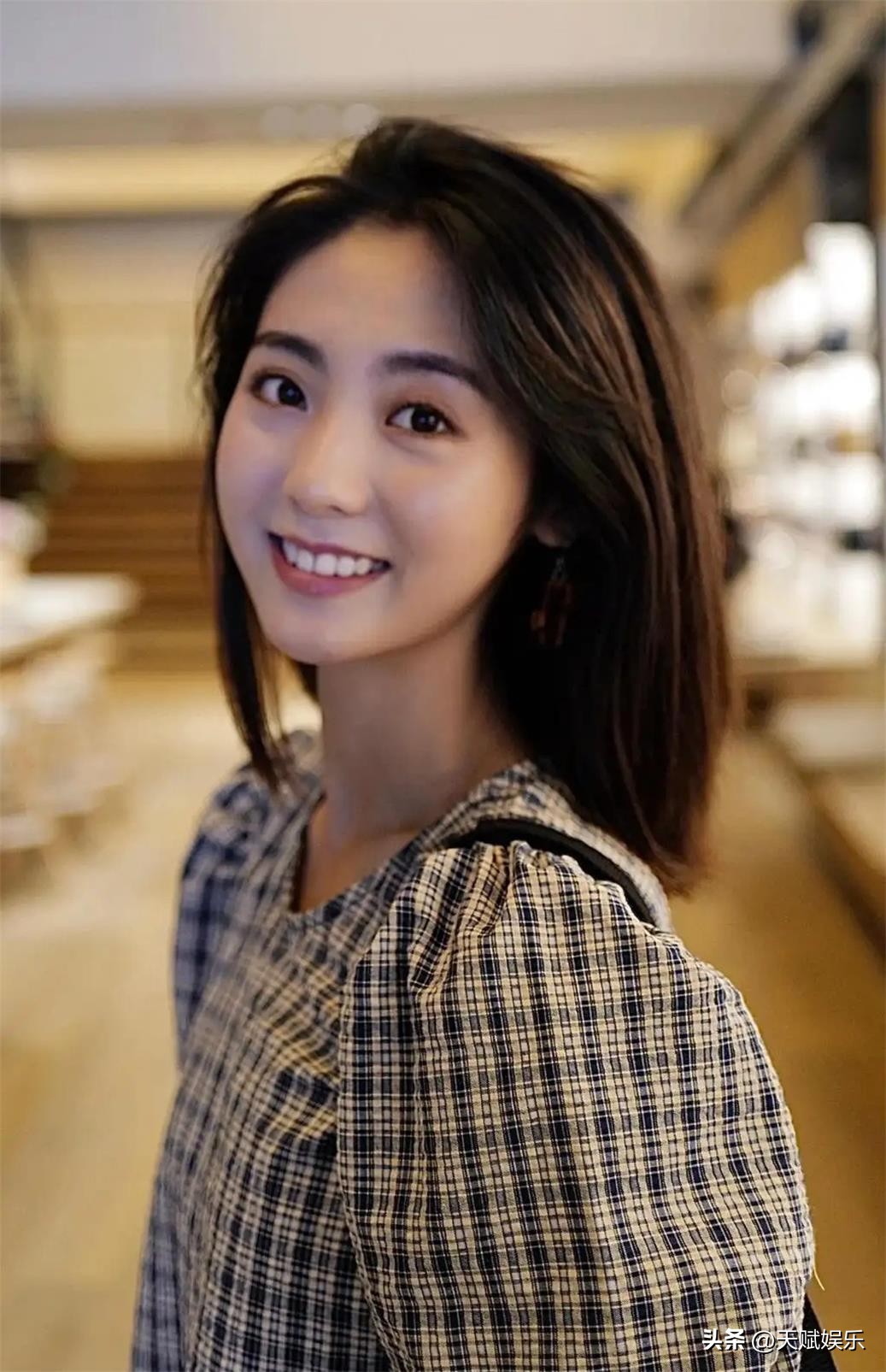 Actress in the entertainment industry - Xing Fei's beautiful photo - iNEWS