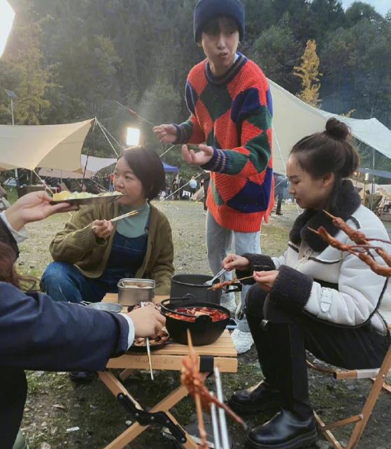 Zhou Xun and Peng Yuchang's camping recording program was met by chance ...