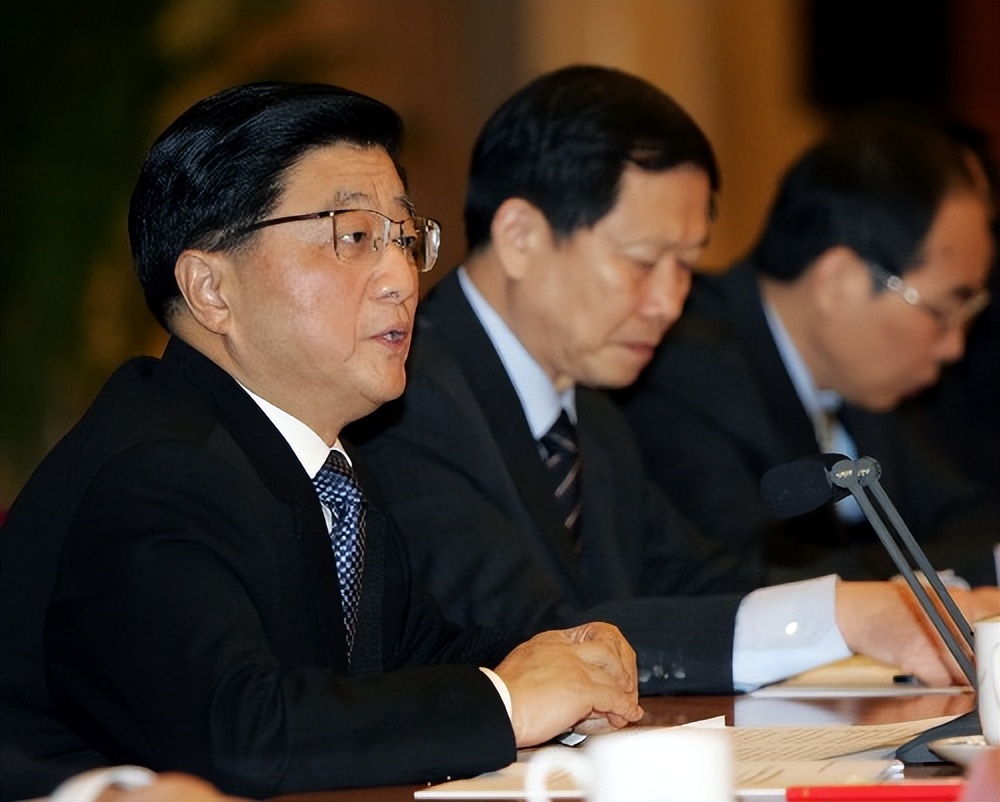 Huang Ju was a vice premier and served the people all her life. Why was ...