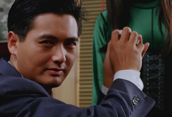 Fa Ge in "Don't Call Me "God of Gamblers"" stepped down from the "Altar ...