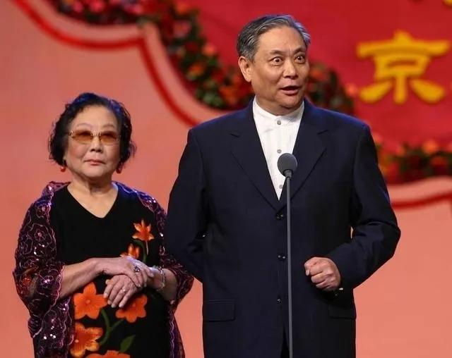 The love of Peking Opera artists, Zhang Xuejin was seriously ill, Song ...