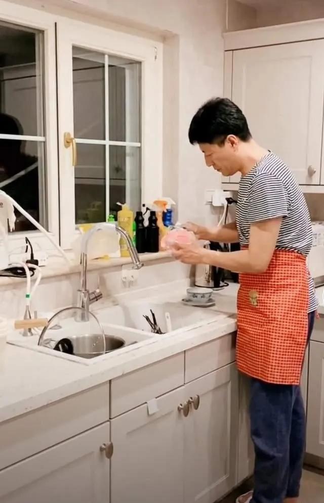 12 years after Yu Zhen and Fang Baini divorced, their lives are too ...