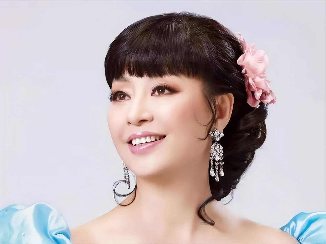 Singer Yin Xiumei, married to a French husband for the second time, has ...