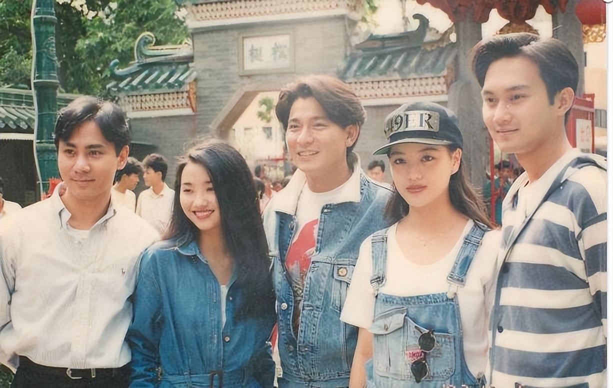 Anita Yuen and his wife went out to sea on a yacht, Julian Cheung ...