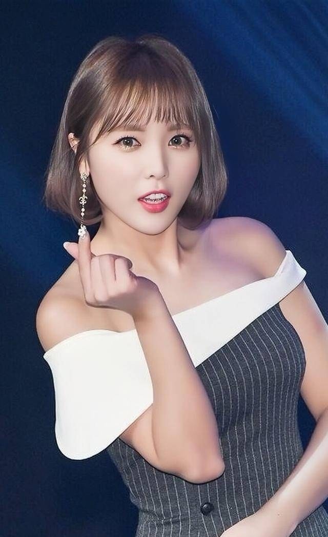 "Hong Jin Young has such a great body! I'm addicted once I see her ...
