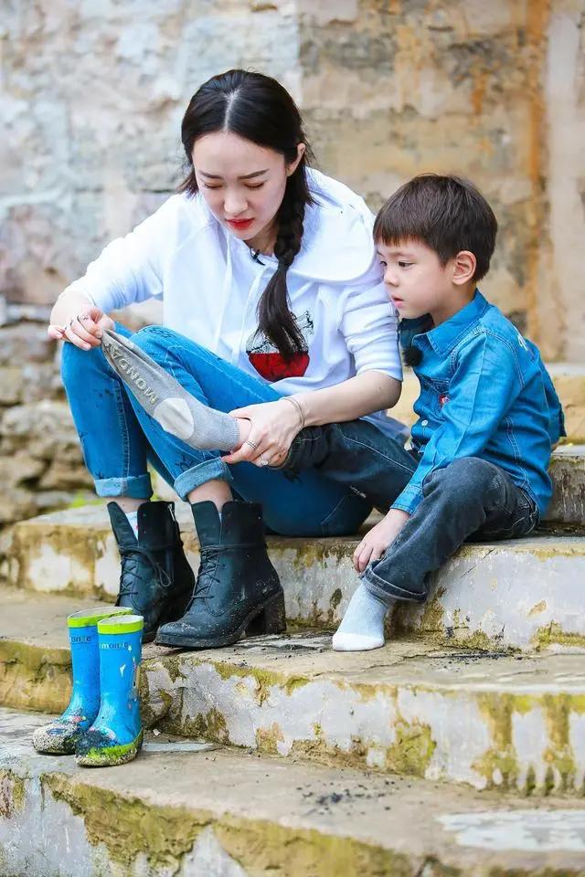 If a child has 4 "minor problems", it means high IQ and smartness ...